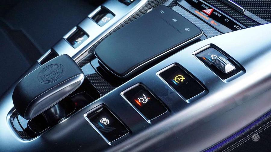 Sarkans Mercedes-Benz amg-gt 2019 Plungė, ar dzinēja tilpumu 3.00 L un nobraukumu 75 tūkst. km par 59000 €, foto 24 vietnē AUTOMOTO.COM.LV