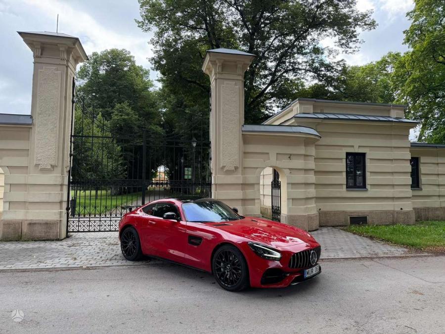 Красный Мерседес AMG GT 2020 в Вильнюс, объемом двигателя 3.98 л и пробегом 30 тыс. км за 80000 €, фото 1 на AUTOMOTO.COM.LV