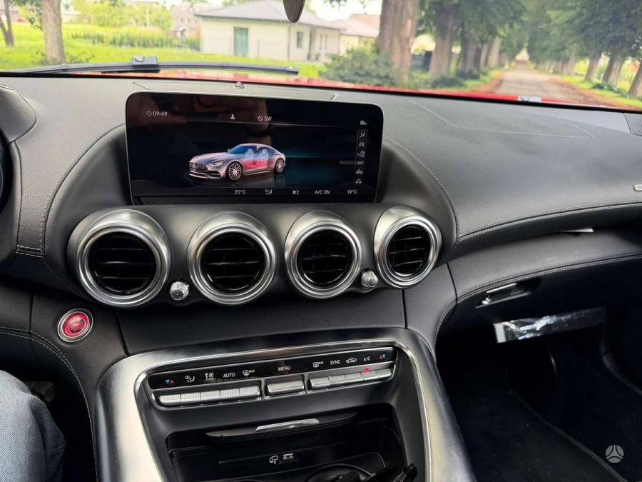 Красный Мерседес AMG GT 2020 в Вильнюс, объемом двигателя 3.98 л и пробегом 30 тыс. км за 80000 €, фото 12 на AUTOMOTO.COM.LV