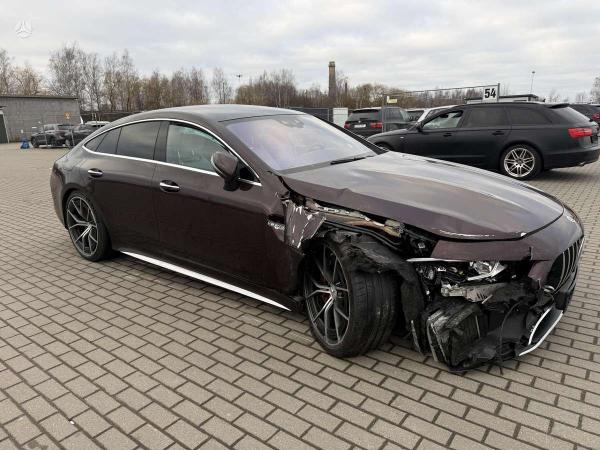 Red Mercedes-Benz amg-gt 2022 in Marijampole, with an engine capacity of 4.00 L and mileage of 41 thousand km for 76500 €, photo 7 on AUTOMOTO.COM.LV