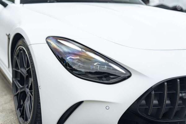 Белый Мерседес AMG GT 2024 в Клайпеда, объемом двигателя 3.98 л и пробегом 45 тыс. км за 149999 €, фото 6 на AUTOMOTO.COM.LV