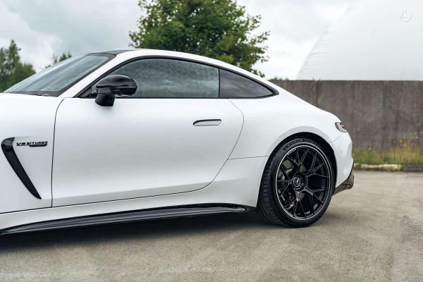 Balts Mercedes-Benz amg-gt 2024 Klaipėda, ar dzinēja tilpumu 3.98 L un nobraukumu 45 tūkst. km par 149999 €, foto 10 vietnē AUTOMOTO.COM.LV