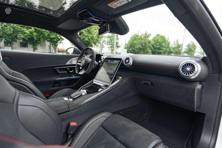 Balts Mercedes-Benz amg-gt 2024 Klaipėda, ar dzinēja tilpumu 3.98 L un nobraukumu 45 tūkst. km par 149999 €, foto 36 vietnē AUTOMOTO.COM.LV