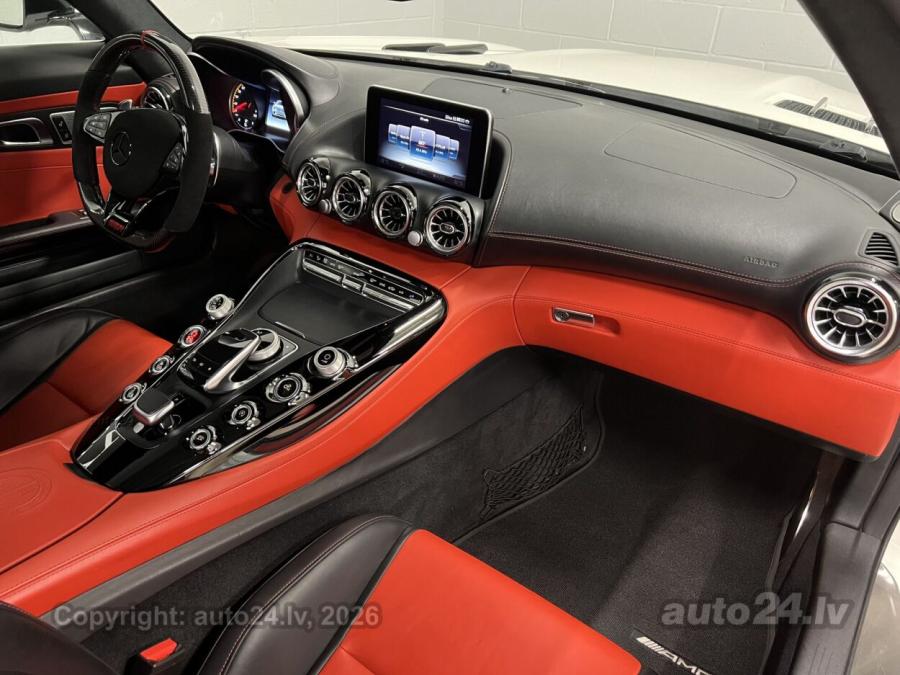 White Mercedes-Benz amg-gt 2015 in Tallinn, with an engine capacity of 4.00 L and mileage of 76 thousand km for 69995 €, photo 19 on AUTOMOTO.COM.LV
