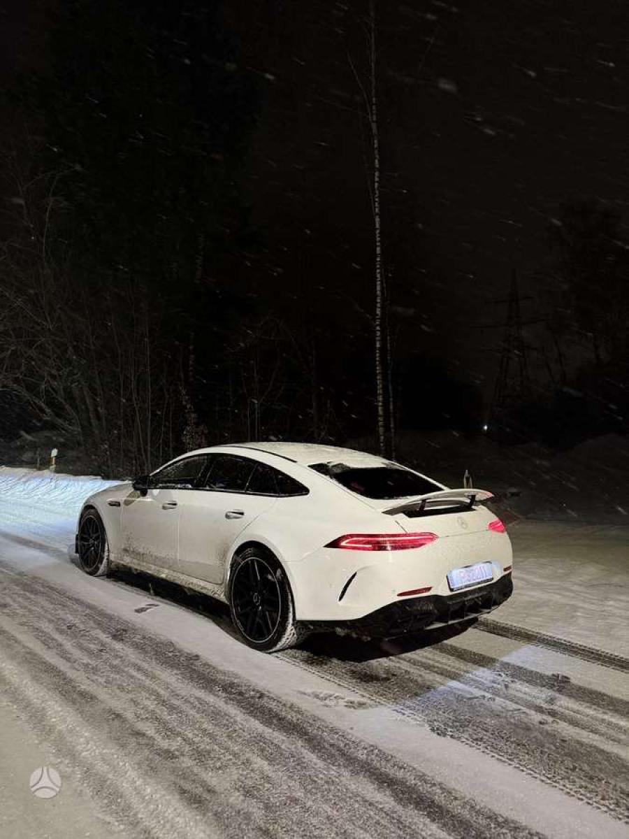 Белый Мерседес AMG GT 2020 в Вильнюс, объемом двигателя 3.00 л и пробегом 80 тыс. км за 85000 €, фото 2 на AUTOMOTO.COM.LV