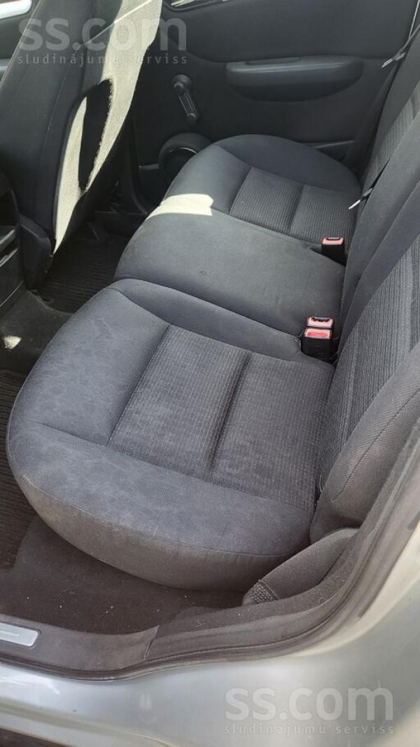 Grey Mercedes-Benz B 150 2005 in Riga, with an engine capacity of 1.50 L and mileage of 251 thousand km for 950 €, photo 5 on AUTOMOTO.COM.LV