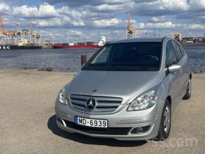 Pelēks Mercedes-Benz B 150 2006 Rīga, ar dzinēja tilpumu 1.50 L un nobraukumu 150 tūkst. km par 2960 €, foto  vietnē AUTOMOTO.COM.LV