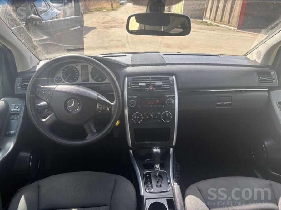 Grey Mercedes-Benz B 150 2006 in Riga, with an engine capacity of 1.50 L and mileage of 150 thousand km for 2960 €, photo 12 on AUTOMOTO.COM.LV