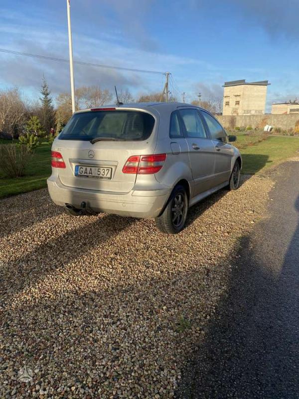 Grey Mercedes-Benz B 150 2007 in Vilnius, with an engine capacity of 1.50 L and mileage of 180 thousand km for 1300 €, photo 1 on AUTOMOTO.COM.LV