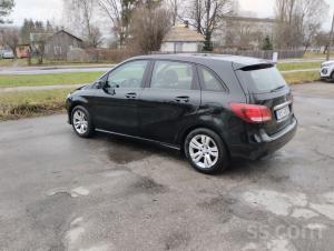 Black Mercedes-Benz b-160 2018 in Riga, with an engine capacity of 1.50 L and mileage of 641 thousand km for 5900 €, photo  on AUTOMOTO.COM.LV