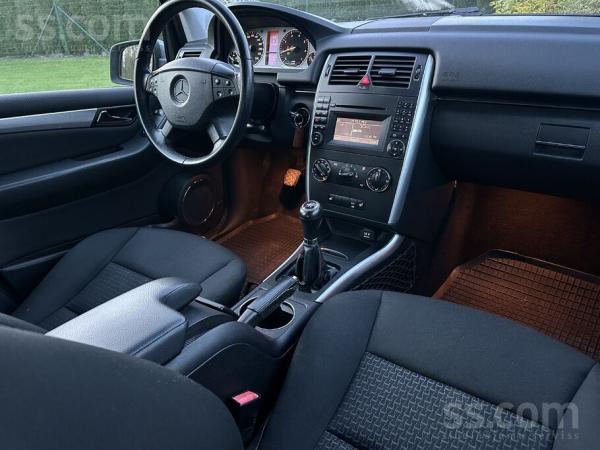 Мерседес Б 160 2009 в Рига на AUTOMOTO.COM.LV Серый Мерседес Б 160 2009 в Рига, объемом двигателя 1.50 л и пробегом 223 тыс. км за 4100 €, фото 7 на AUTOMOTO.COM.LV