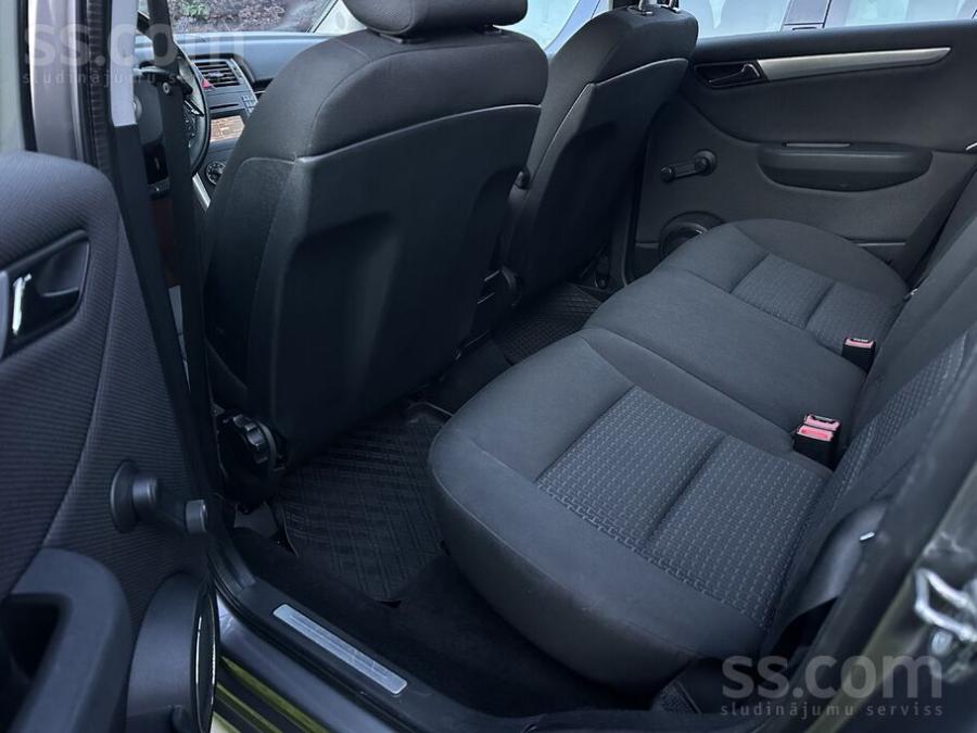 Pelēks Mercedes-Benz b-160 2009 Rīga, ar dzinēja tilpumu 1.50 L un nobraukumu 223 tūkst. km par 4100 €, foto 9 vietnē AUTOMOTO.COM.LV