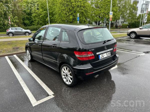 Black Mercedes-Benz b-170 2008 in Riga, with an engine capacity of 1.70 L and mileage of 133 thousand km for 3950 €, photo 4 on AUTOMOTO.COM.LV