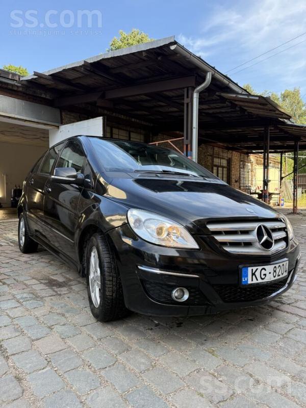 Black Mercedes-Benz b-170 2009 in Riga, with an engine capacity of 2.00 L and mileage of 233 thousand km for 1800 €, photo 1 on AUTOMOTO.COM.LV