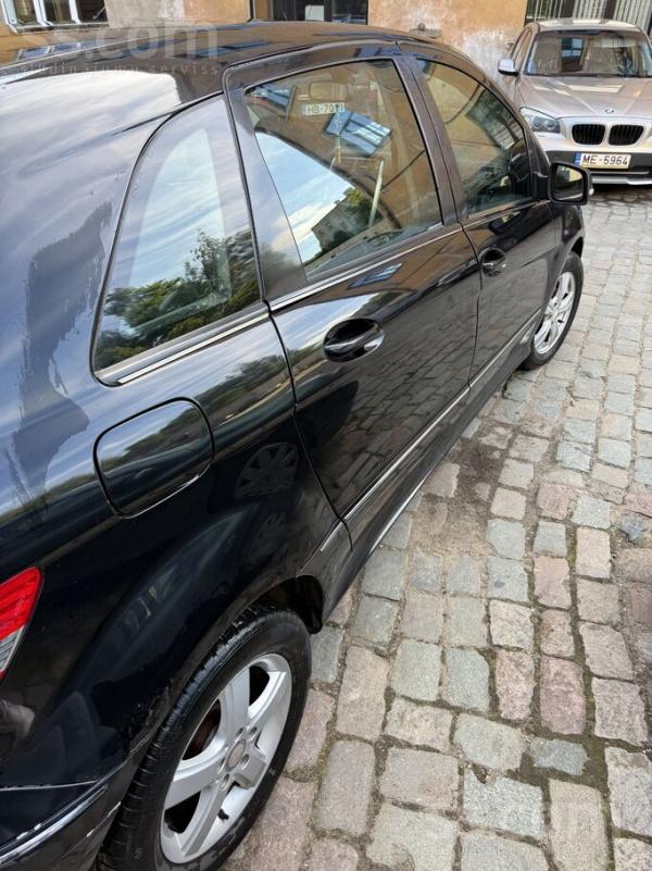 Black Mercedes-Benz b-170 2009 in Riga, with an engine capacity of 2.00 L and mileage of 233 thousand km for 1800 €, photo 5 on AUTOMOTO.COM.LV
