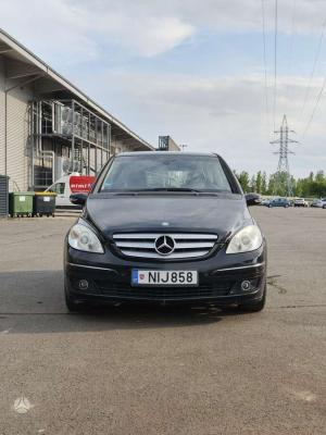 Melns Mercedes-Benz b-170 2006 Kauņa, ar dzinēja tilpumu 1.70 L un nobraukumu 165 tūkst. km par 1850 €, foto  vietnē AUTOMOTO.COM.LV