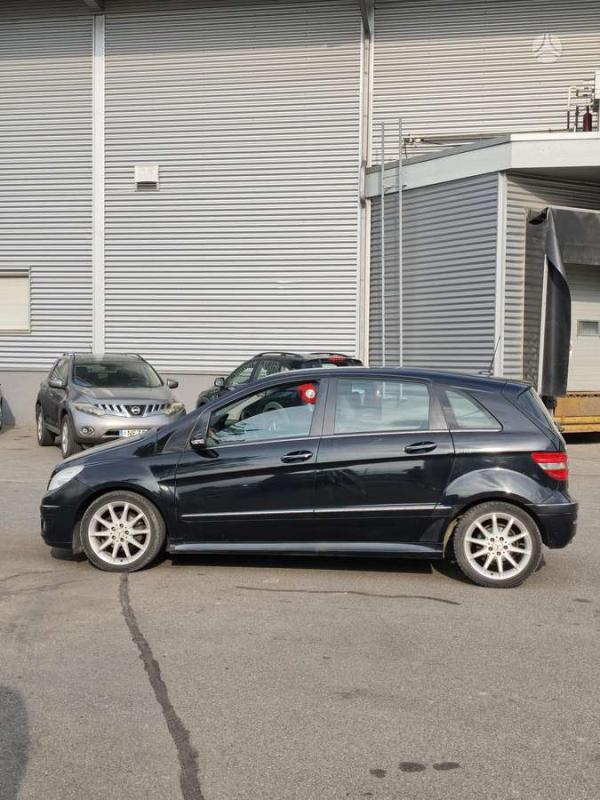 Black Mercedes-Benz b-170 2006 in Kaunas, with an engine capacity of 1.70 L and mileage of 165 thousand km for 1850 €, photo 8 on AUTOMOTO.COM.LV