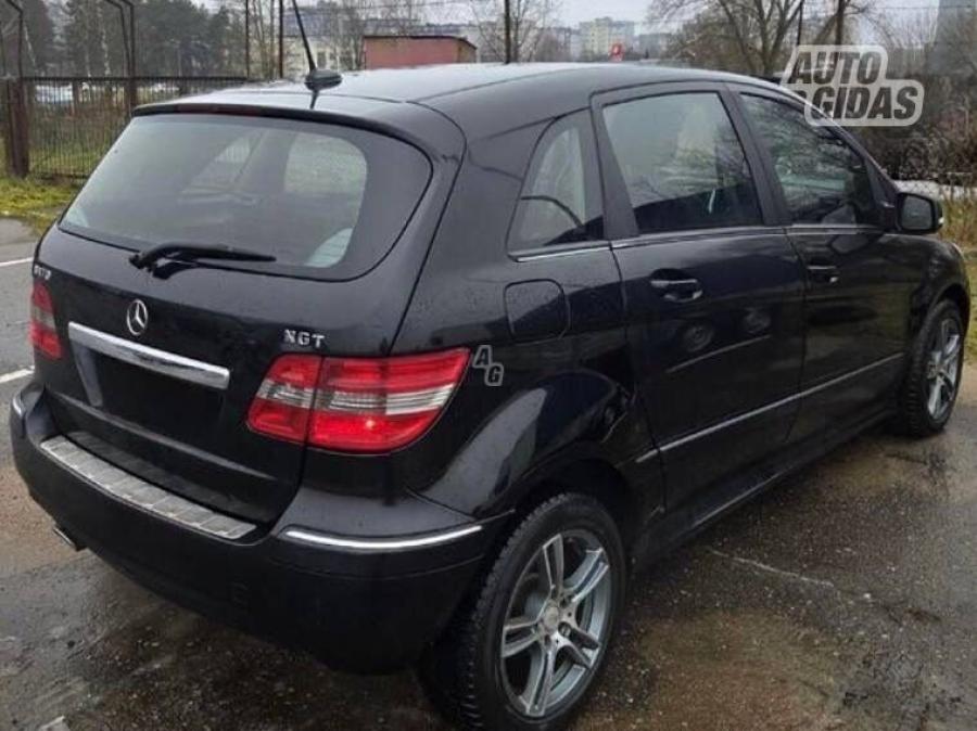 Black Mercedes-Benz b-170 2009 in Vilnius, with an engine capacity of 2.00 L and mileage of 272 thousand km for 1500 €, photo 3 on AUTOMOTO.COM.LV