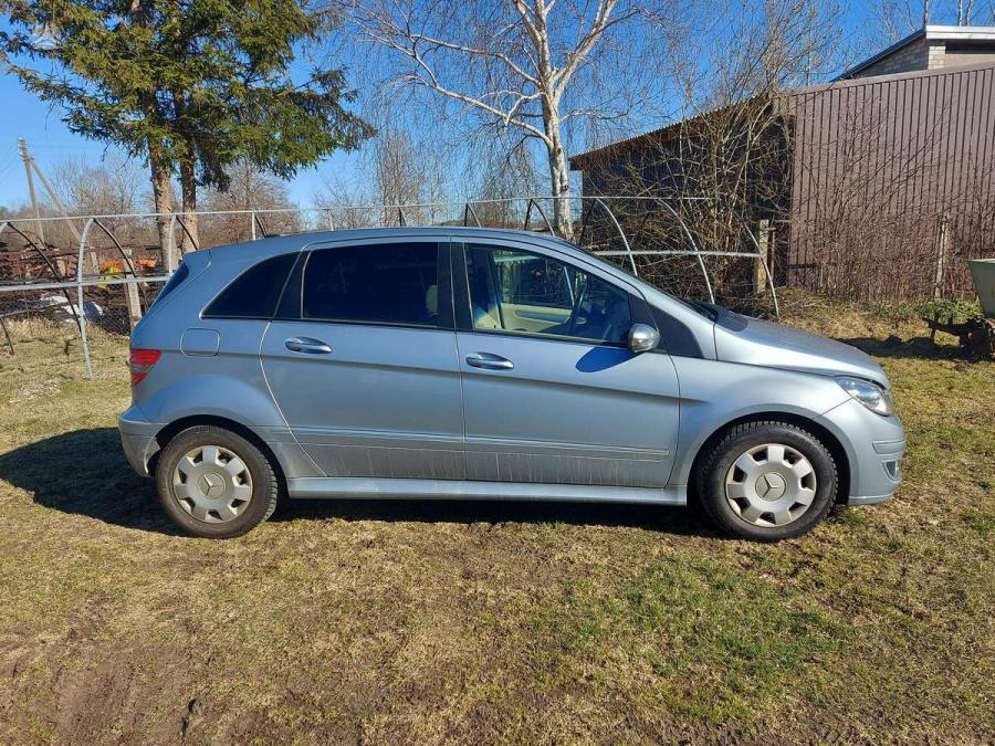 Blue Mercedes-Benz b-170 2007 in Telschi, with an engine capacity of 1.70 L and mileage of 207 thousand km for 2500 €, photo 5 on AUTOMOTO.COM.LV