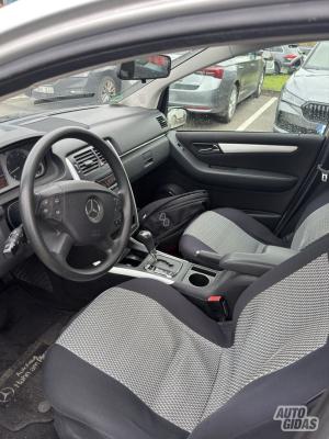 Pelēks Mercedes-Benz b-170 2005 Viļņa, ar dzinēja tilpumu 1.70 L un nobraukumu 243 tūkst. km par 1350 €, foto 6 vietnē AUTOMOTO.COM.LV