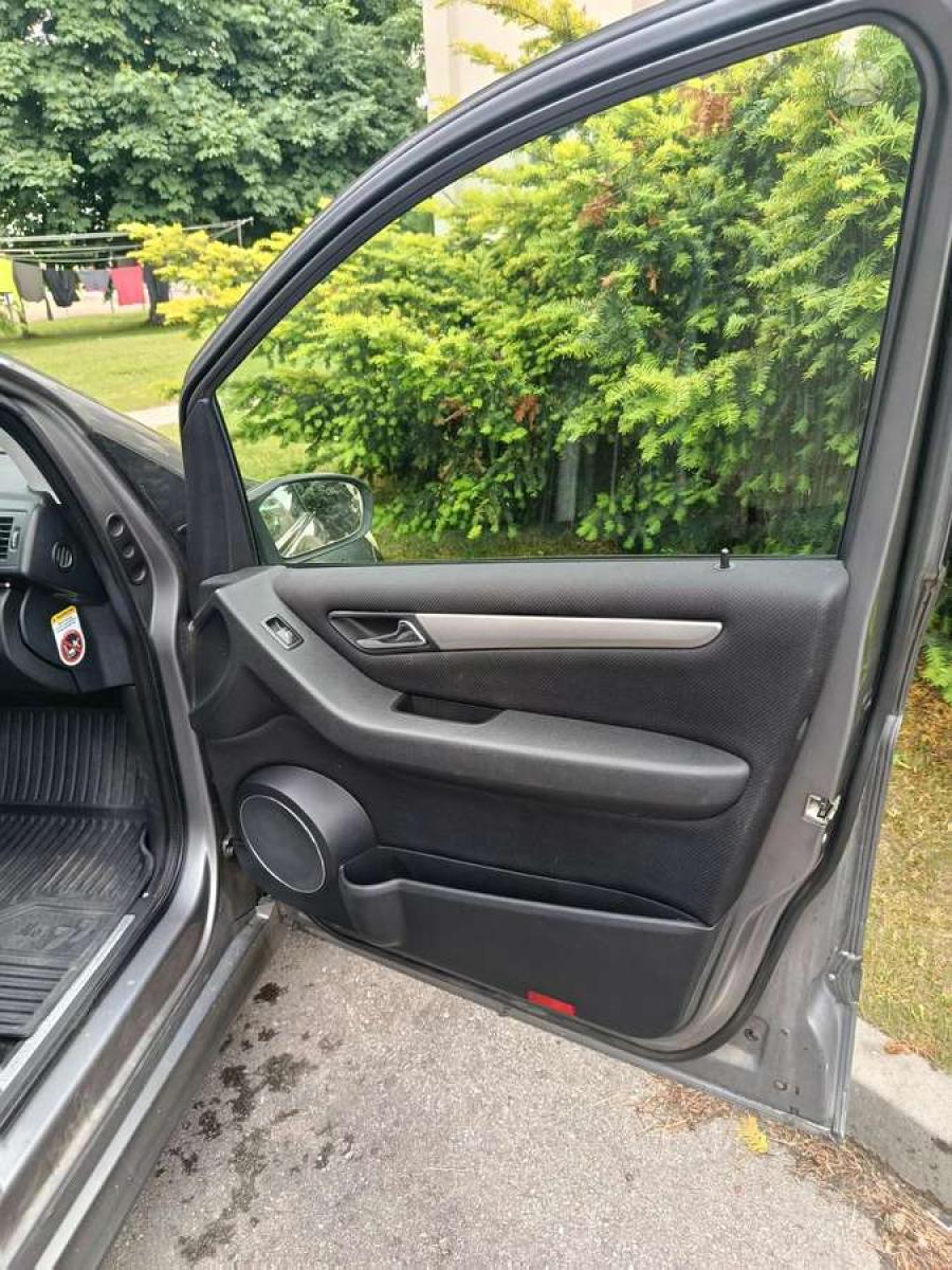 Grey Mercedes-Benz b-170 2007 in Kedainiai, with an engine capacity of 1.70 L and mileage of 106 thousand km for 1250 €, photo 17 on AUTOMOTO.COM.LV
