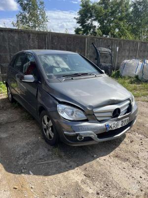 Grey Mercedes-Benz b-170 2009 in Kaunas, with an engine capacity of 2.00 L and mileage of 215 thousand km for 690 €, photo 4 on AUTOMOTO.COM.LV