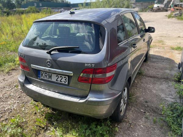 Grey Mercedes-Benz b-170 2009 in Kaunas, with an engine capacity of 2.00 L and mileage of 215 thousand km for 690 €, photo 5 on AUTOMOTO.COM.LV