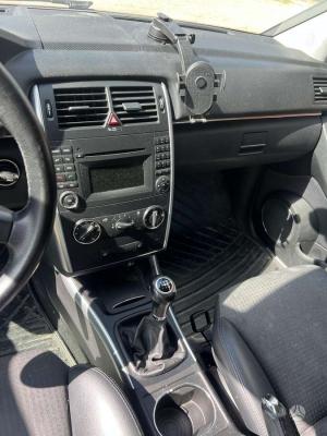 Grey Mercedes-Benz b-170 2009 in Kaunas, with an engine capacity of 2.00 L and mileage of 215 thousand km for 690 €, photo 9 on AUTOMOTO.COM.LV