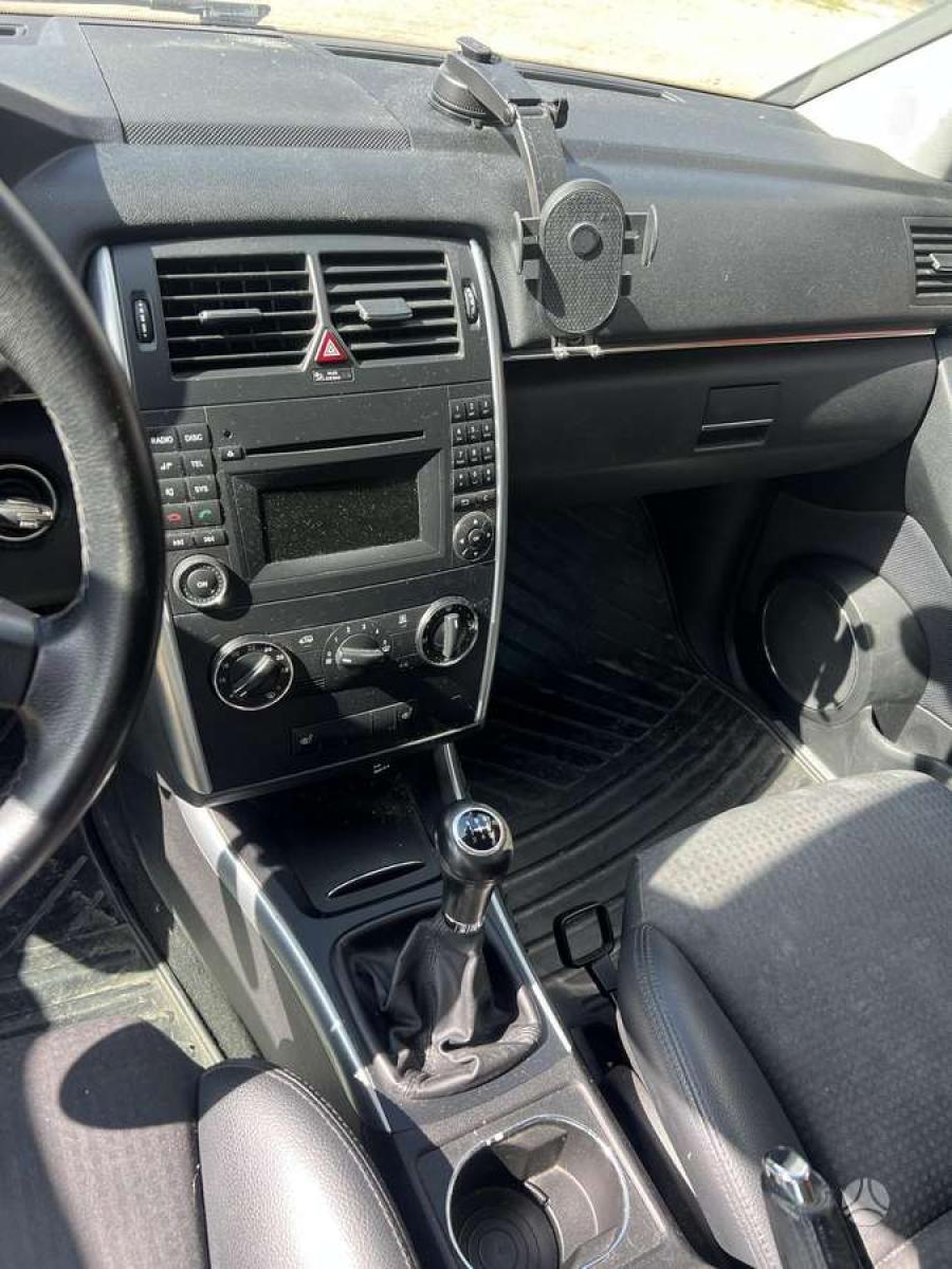 Grey Mercedes-Benz b-170 2009 in Kaunas, with an engine capacity of 2.00 L and mileage of 215 thousand km for 690 €, photo 9 on AUTOMOTO.COM.LV
