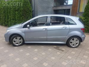 Mercedes-Benz b-170 2005 Rīga, ar dzinēja tilpumu 1.70 L un nobraukumu 250 tūkst. km par 900 €, foto  vietnē AUTOMOTO.COM.LV