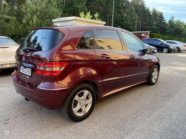 Sarkans Mercedes-Benz b-170 2006 Viļņa, ar dzinēja tilpumu 1.70 L un nobraukumu 225 tūkst. km par 2000 €, foto 4 vietnē AUTOMOTO.COM.LV