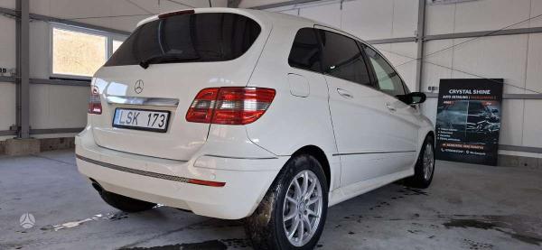 White Mercedes-Benz b-170 2008 in Marijampole, with an engine capacity of 1.70 L and mileage of 214 thousand km for 2300 €, photo 3 on AUTOMOTO.COM.LV