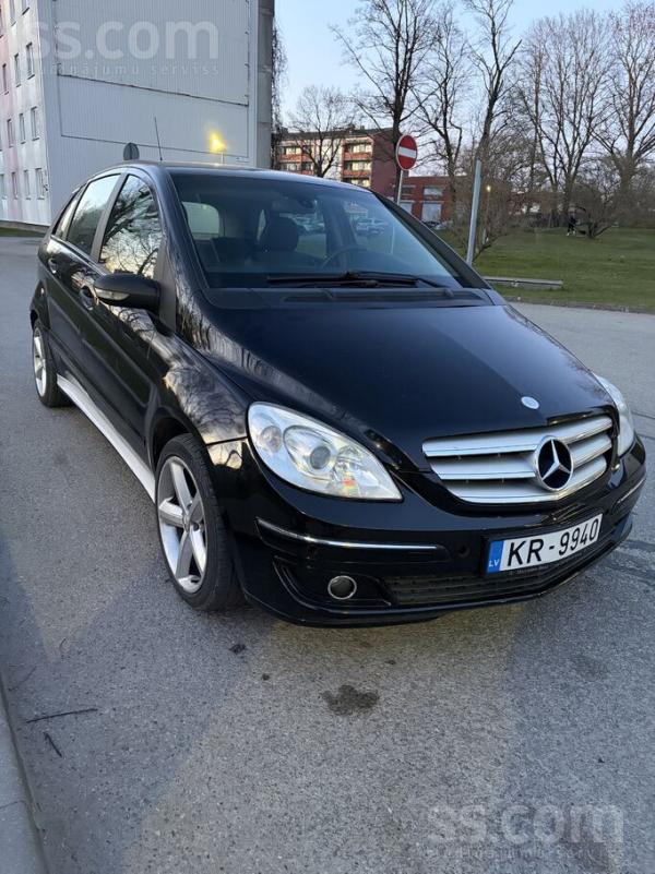Black Mercedes-Benz B 180 2006 in Riga, with an engine capacity of 2.00 L and mileage of 250 thousand km for 2150 €, photo 2 on AUTOMOTO.COM.LV