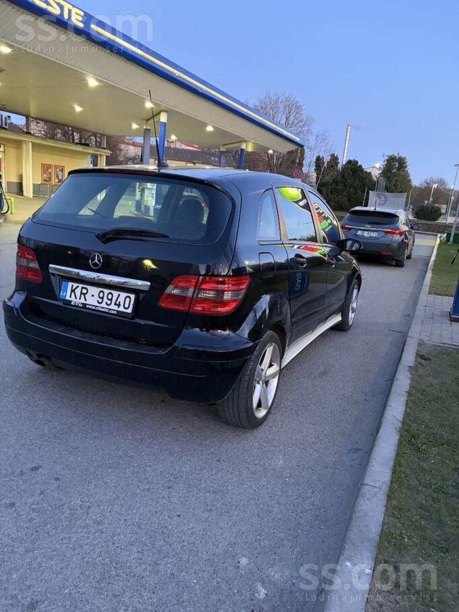 Black Mercedes-Benz B 180 2006 in Riga, with an engine capacity of 2.00 L and mileage of 250 thousand km for 2150 €, photo 5 on AUTOMOTO.COM.LV