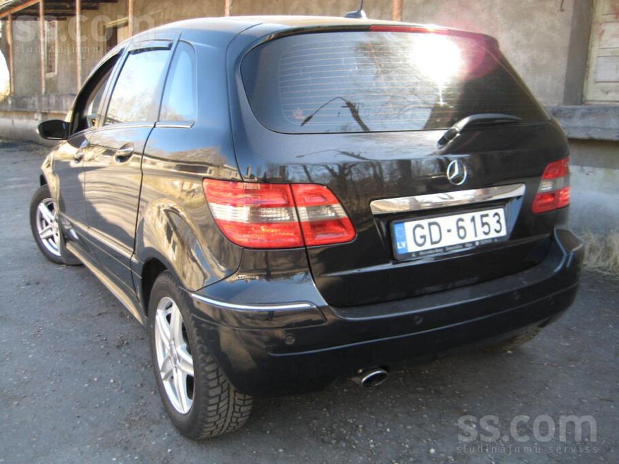 Black Mercedes-Benz B 180 2006 in Riga, with an engine capacity of 2.00 L and mileage of 305 thousand km for 2500 €, photo 5 on AUTOMOTO.COM.LV