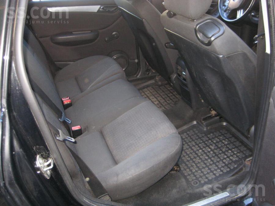 Black Mercedes-Benz B 180 2006 in Riga, with an engine capacity of 2.00 L and mileage of 305 thousand km for 2500 €, photo 14 on AUTOMOTO.COM.LV