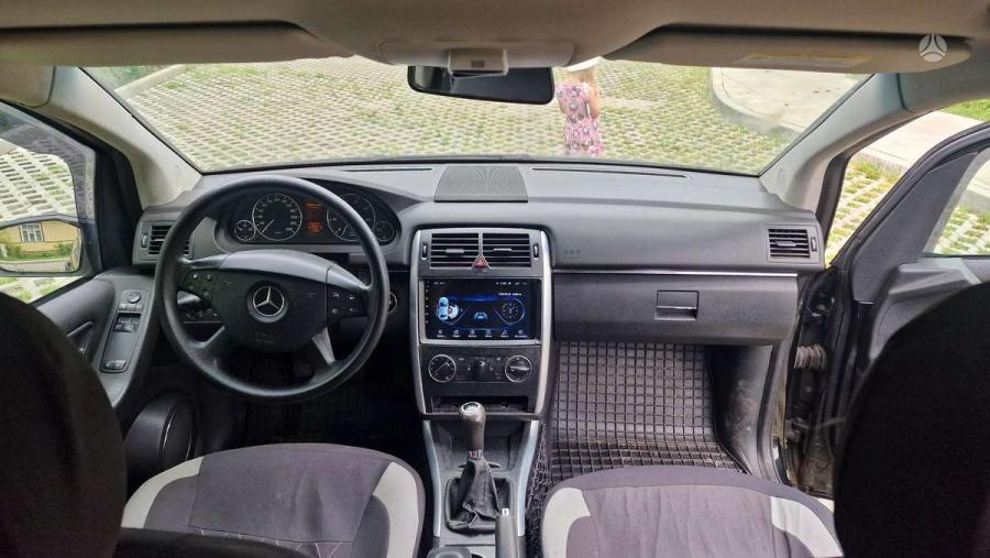 Black Mercedes-Benz B 180 2006 in Vilnius, with an engine capacity of 1.99 L and mileage of 270 thousand km for 1050 €, photo 7 on AUTOMOTO.COM.LV