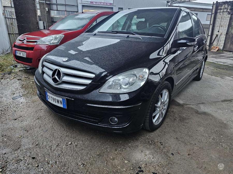 Black Mercedes-Benz B 180 2007 in Mazeikiai, with an engine capacity of 1.99 L and mileage of 191 thousand km for 3300 €, photo 1 on AUTOMOTO.COM.LV