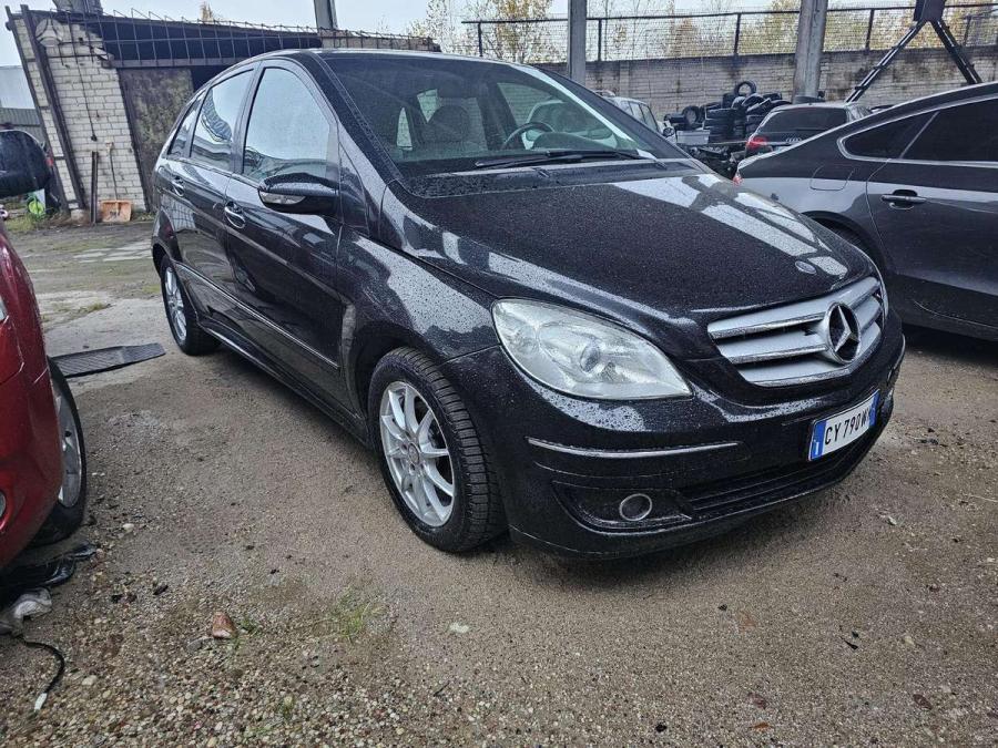 Black Mercedes-Benz B 180 2007 in Mazeikiai, with an engine capacity of 1.99 L and mileage of 191 thousand km for 3300 €, photo 2 on AUTOMOTO.COM.LV