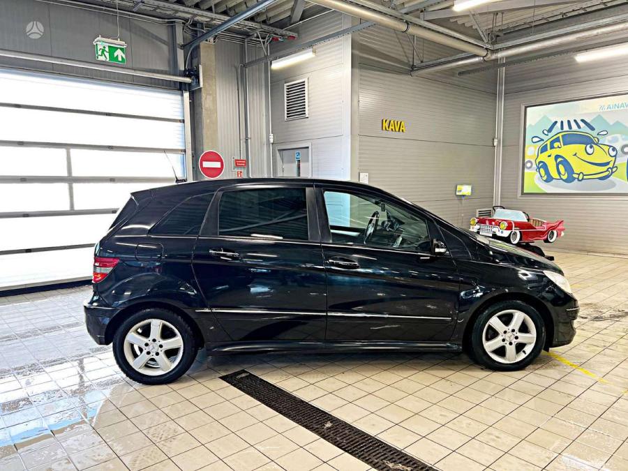 Melns Mercedes-Benz B 180 2007 Viļņa, ar dzinēja tilpumu 2.00 L un nobraukumu 320 tūkst. km par 2750 €, foto 2 vietnē AUTOMOTO.COM.LV