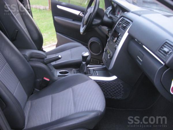 Black Mercedes-Benz B 180 2007 in Jekabpils, with an engine capacity of 2.00 L and mileage of 253 thousand km for 3499 €, photo 9 on AUTOMOTO.COM.LV