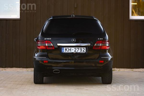 Black Mercedes-Benz B 180 2007 in Jelgava, with an engine capacity of 2.00 L and mileage of 330 thousand km for 1500 €, photo 6 on AUTOMOTO.COM.LV