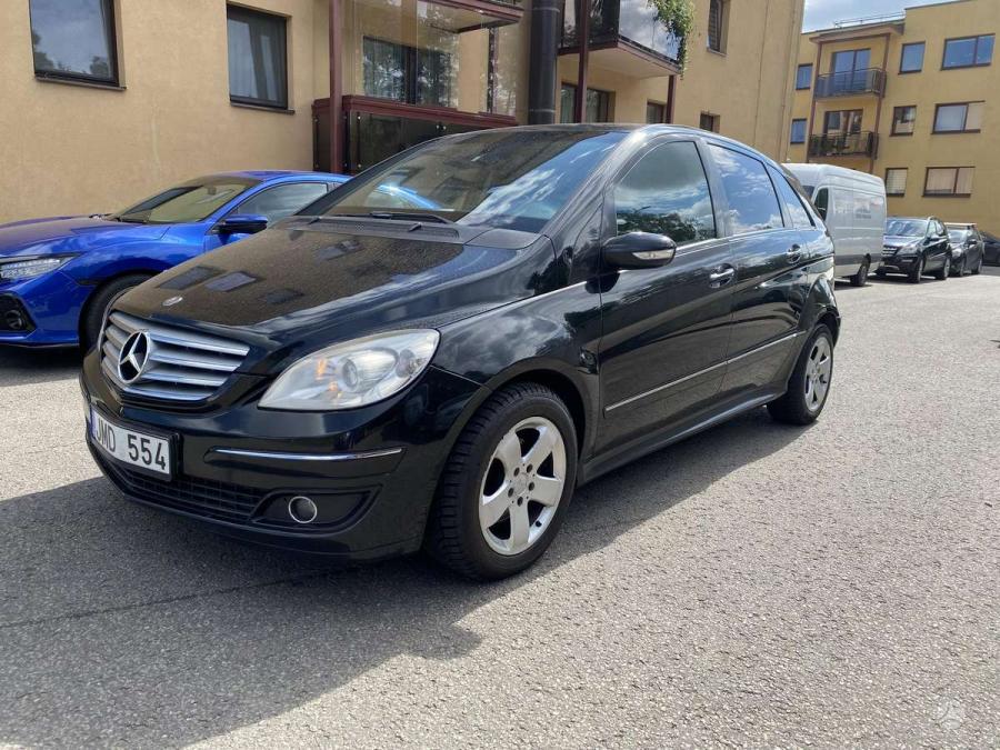 Black Mercedes-Benz B 180 2007 in Vilnius, with an engine capacity of 1.99 L and mileage of 393 thousand km for 1850 €, photo 3 on AUTOMOTO.COM.LV