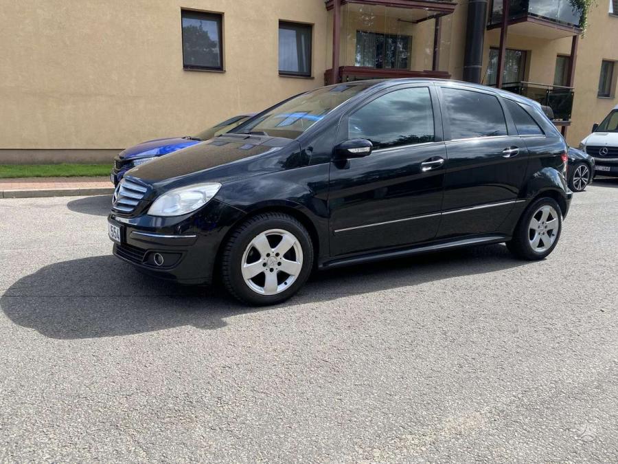 Black Mercedes-Benz B 180 2007 in Vilnius, with an engine capacity of 1.99 L and mileage of 393 thousand km for 1850 €, photo 4 on AUTOMOTO.COM.LV