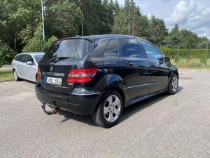 Black Mercedes-Benz B 180 2007 in Vilnius, with an engine capacity of 1.99 L and mileage of 393 thousand km for 1850 €, photo 8 on AUTOMOTO.COM.LV
