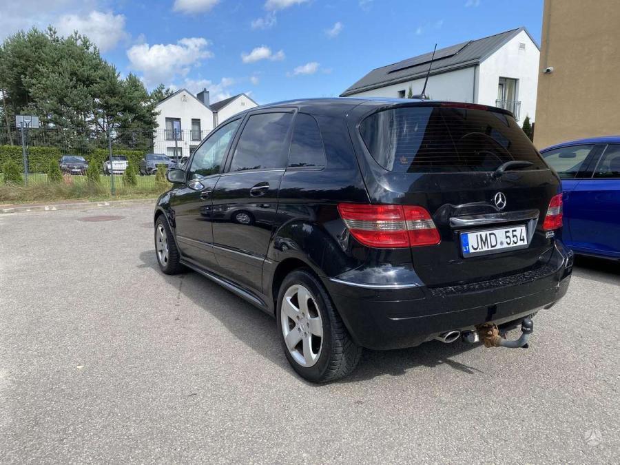 Black Mercedes-Benz B 180 2007 in Vilnius, with an engine capacity of 1.99 L and mileage of 393 thousand km for 1850 €, photo 10 on AUTOMOTO.COM.LV