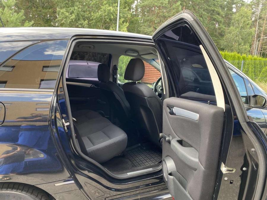 Black Mercedes-Benz B 180 2007 in Vilnius, with an engine capacity of 1.99 L and mileage of 393 thousand km for 1850 €, photo 14 on AUTOMOTO.COM.LV