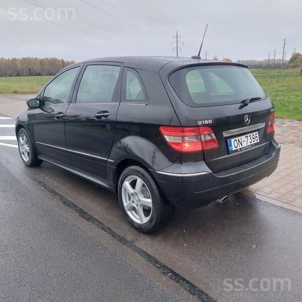 Мерседес Б 180 2007 в Рига на AUTOMOTO.COM.LV Черный Мерседес Б 180 2007 в Рига, объемом двигателя 2.00 л и пробегом 242 тыс. км за 1950 €, фото 4 на AUTOMOTO.COM.LV