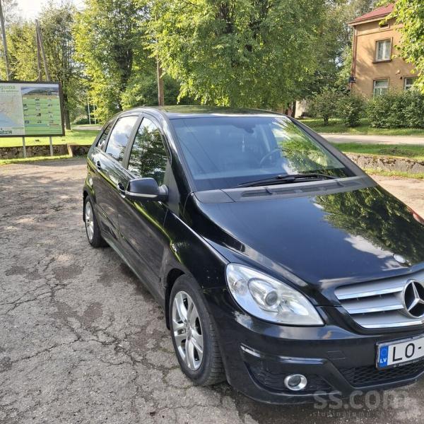 Melns Mercedes-Benz B 180 2008 Ogre, ar dzinēja tilpumu 2.00 L un nobraukumu 209 tūkst. km par 1390 €, foto 5 vietnē AUTOMOTO.COM.LV
