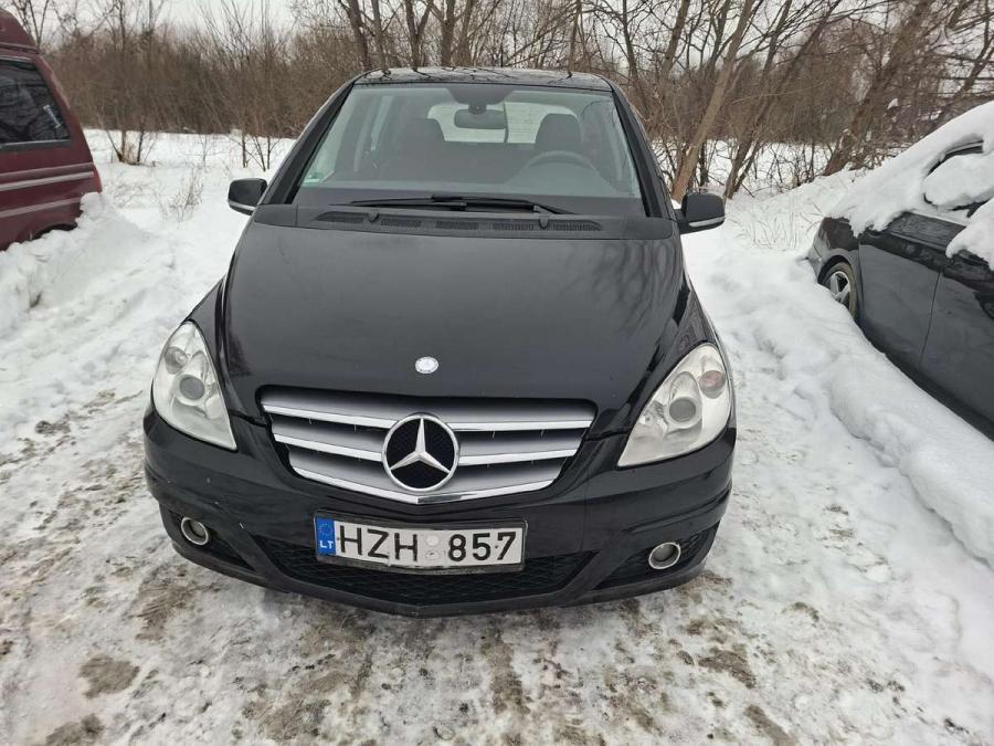 Black Mercedes-Benz B 180 2008 in Panevezys, with an engine capacity of 2.00 L and mileage of 242 thousand km for 2290 €, photo 1 on AUTOMOTO.COM.LV